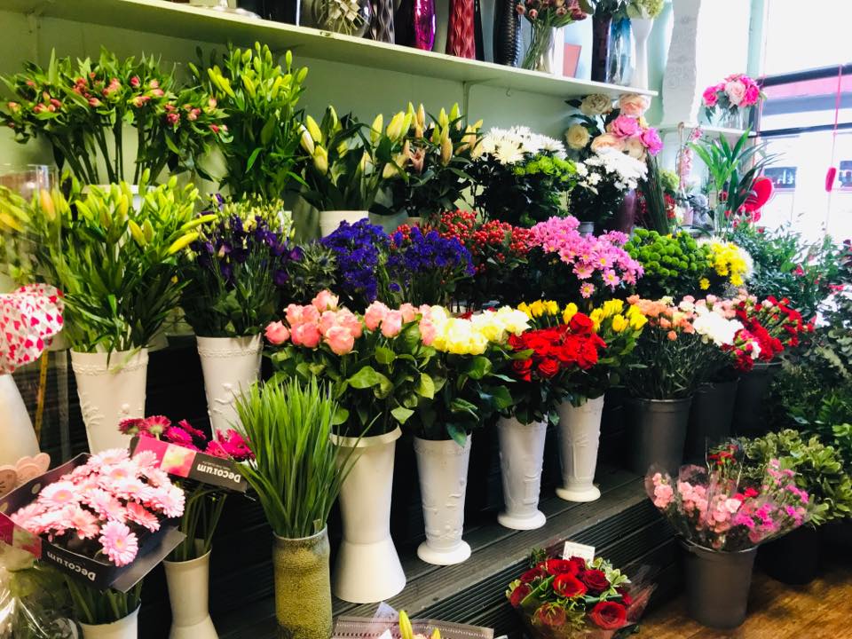 Robbie and Nicoll - quality florist in Forfar